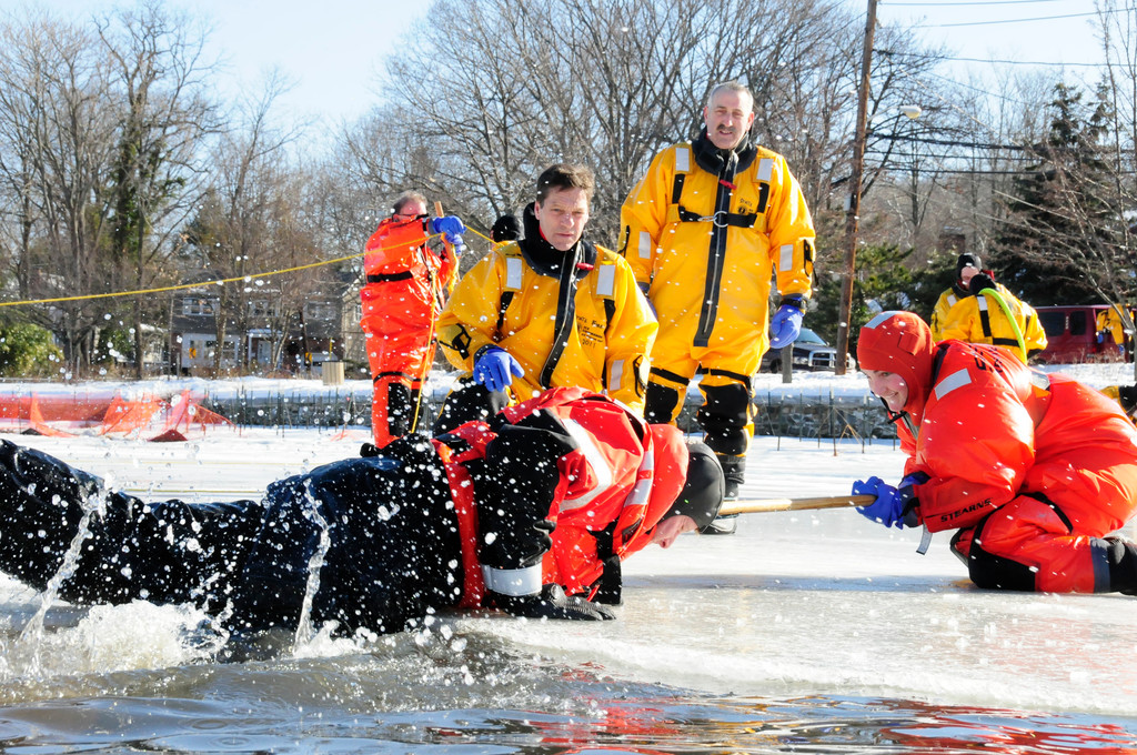 Five Towns emergency responders learn ice rescuing | Herald Community ...