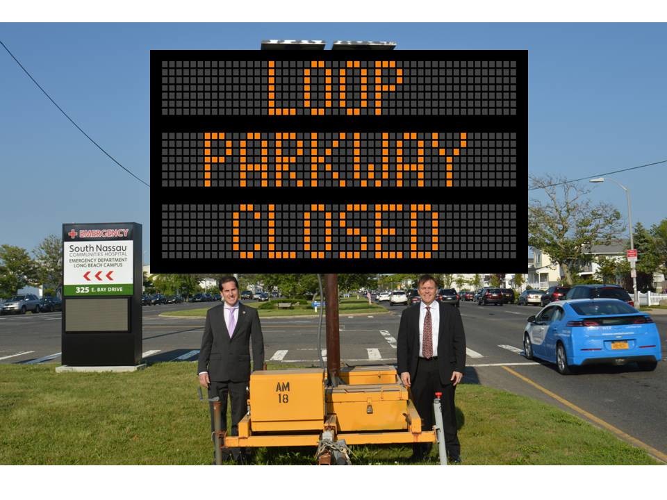 New Loop Parkway signs | Herald Community Newspapers | www.liherald.com