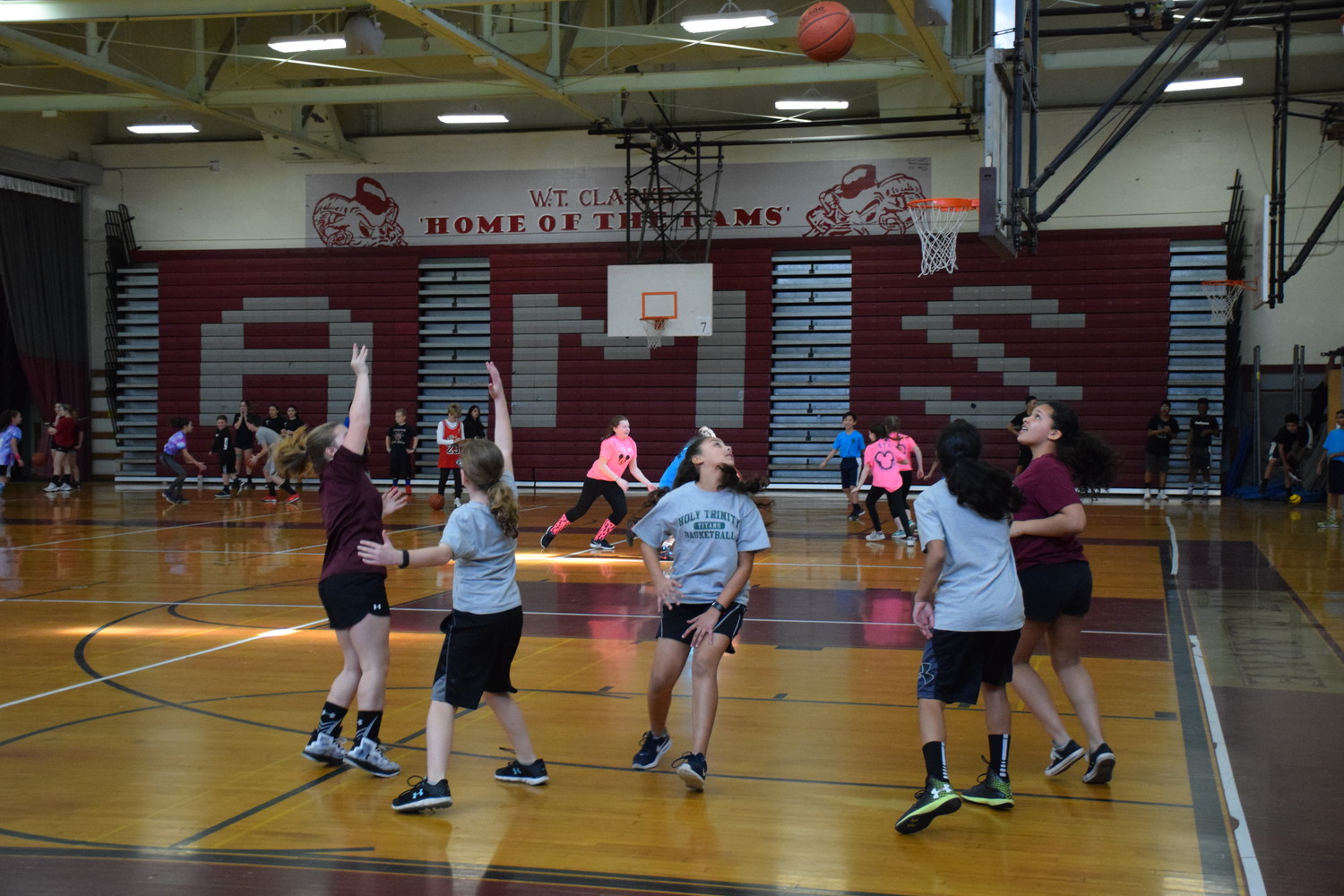 East Meadow middle school brings on the March Madness | Herald ...