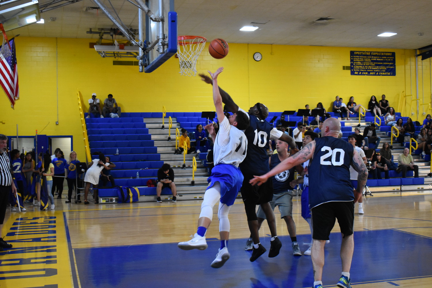 Community bonds through basketball | Herald Community Newspapers | www ...