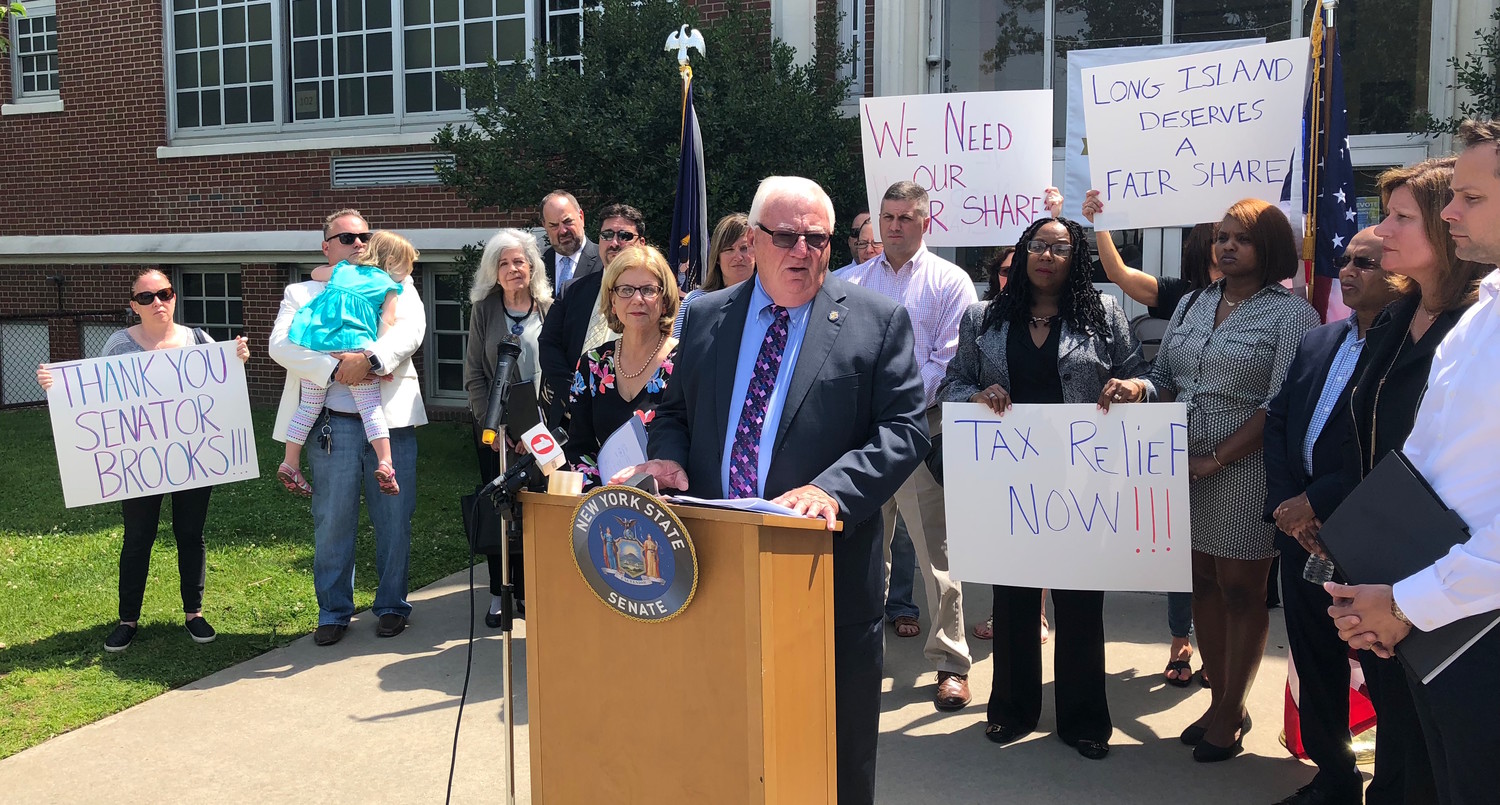 Brooks pushes school tax relief plan in North Bellmore | Herald ... Brooks pushes school tax relief plan in North Bellmore | Herald ...
