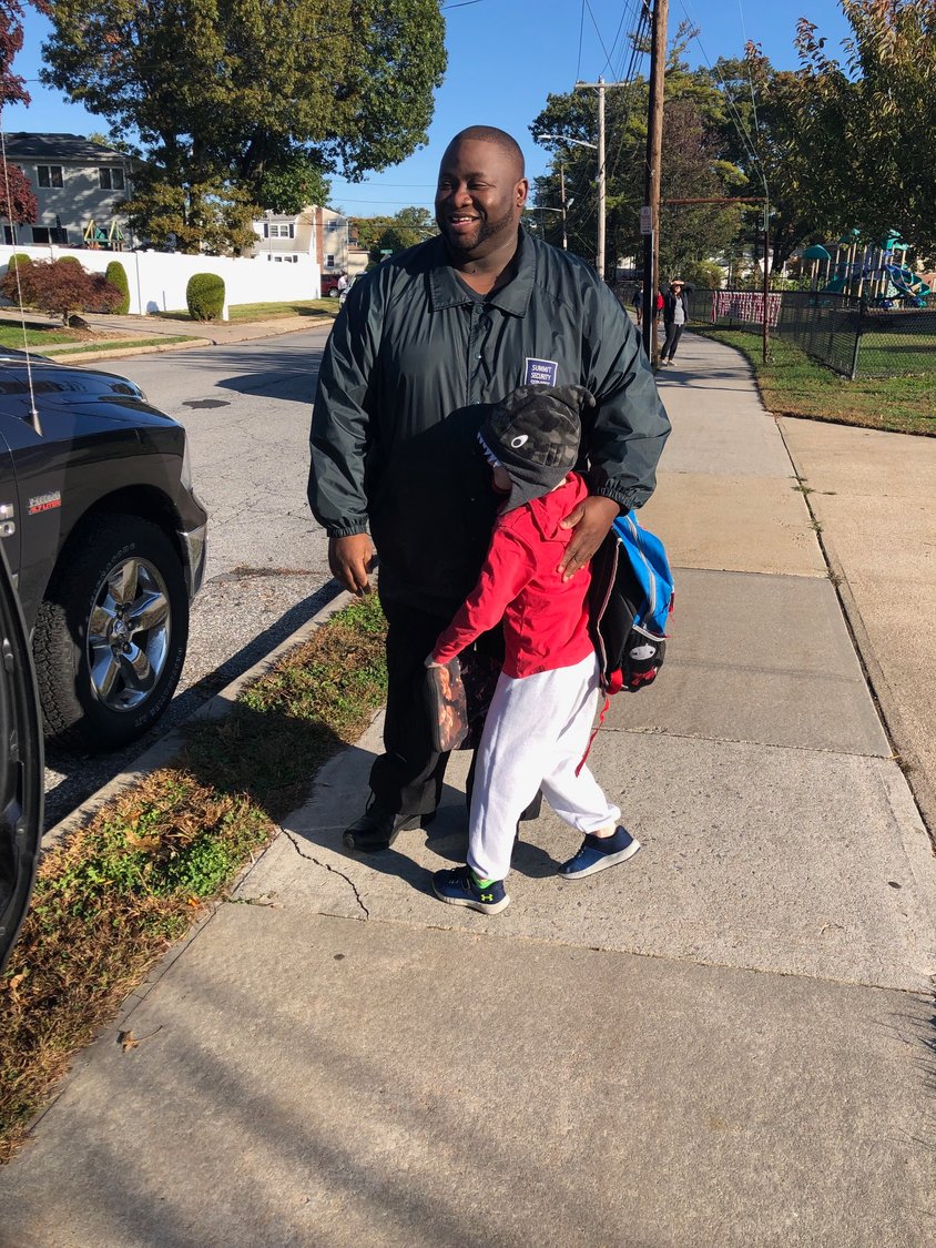 Parkway security guard ‘Mr. Andre’ dies of Covid-19 complications ...