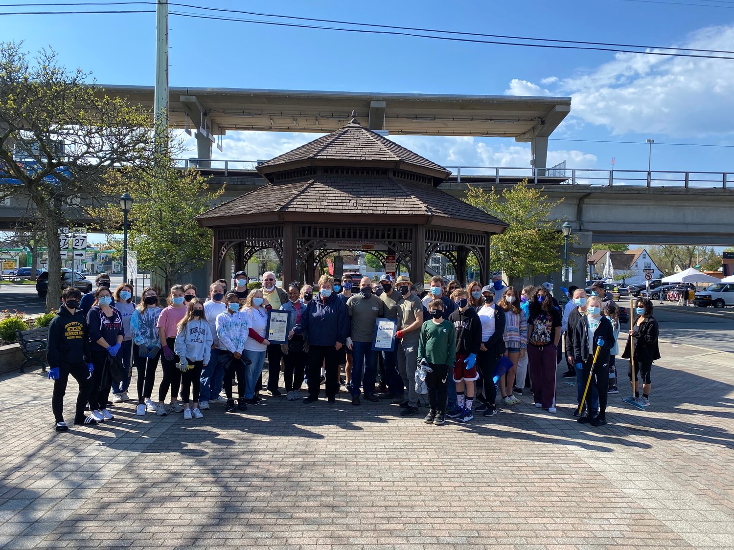 Many hands, light work | Herald Community Newspapers | www.liherald.com