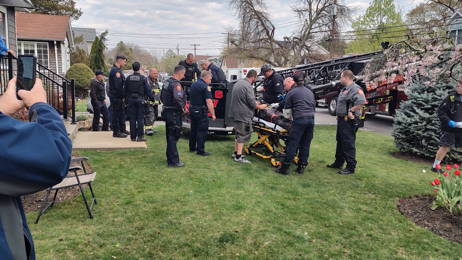 Utility worker sustains injuries in North Merrick fall | Herald ...