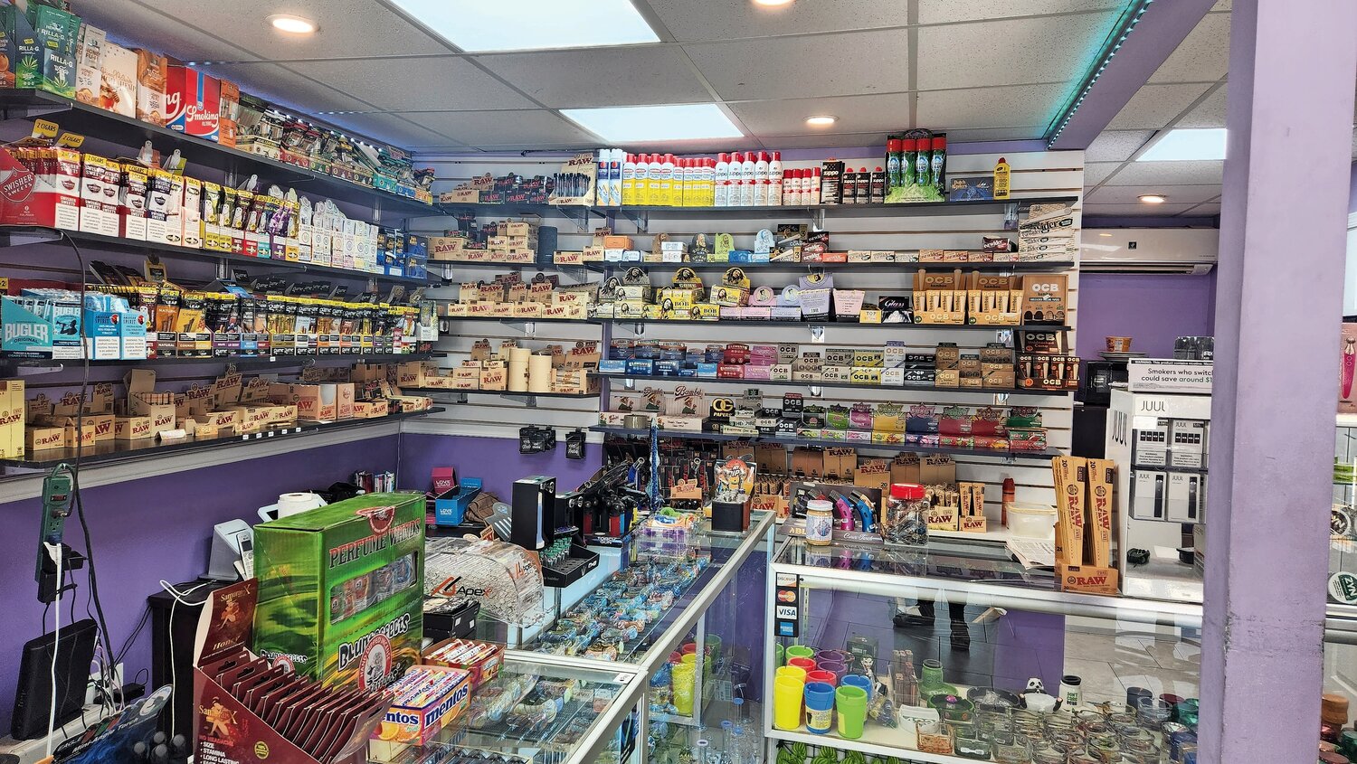 What does the future hold for smoke shops in Glen Cove? | Herald ...