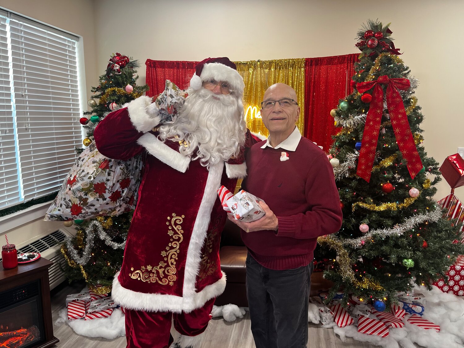 Annual ‘Meet Santa’ tradition turns community center into holiday hub ...