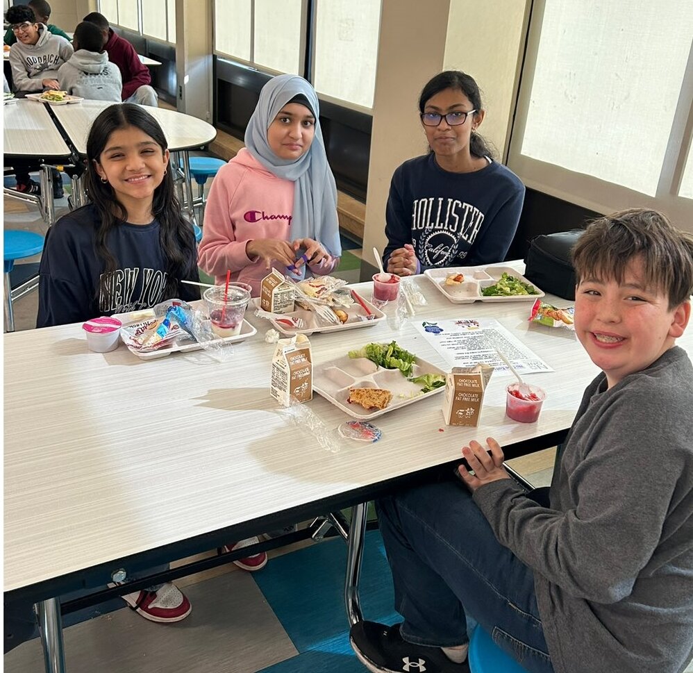 Wheeler Avenue School kids work their social skills during lunchtime ...