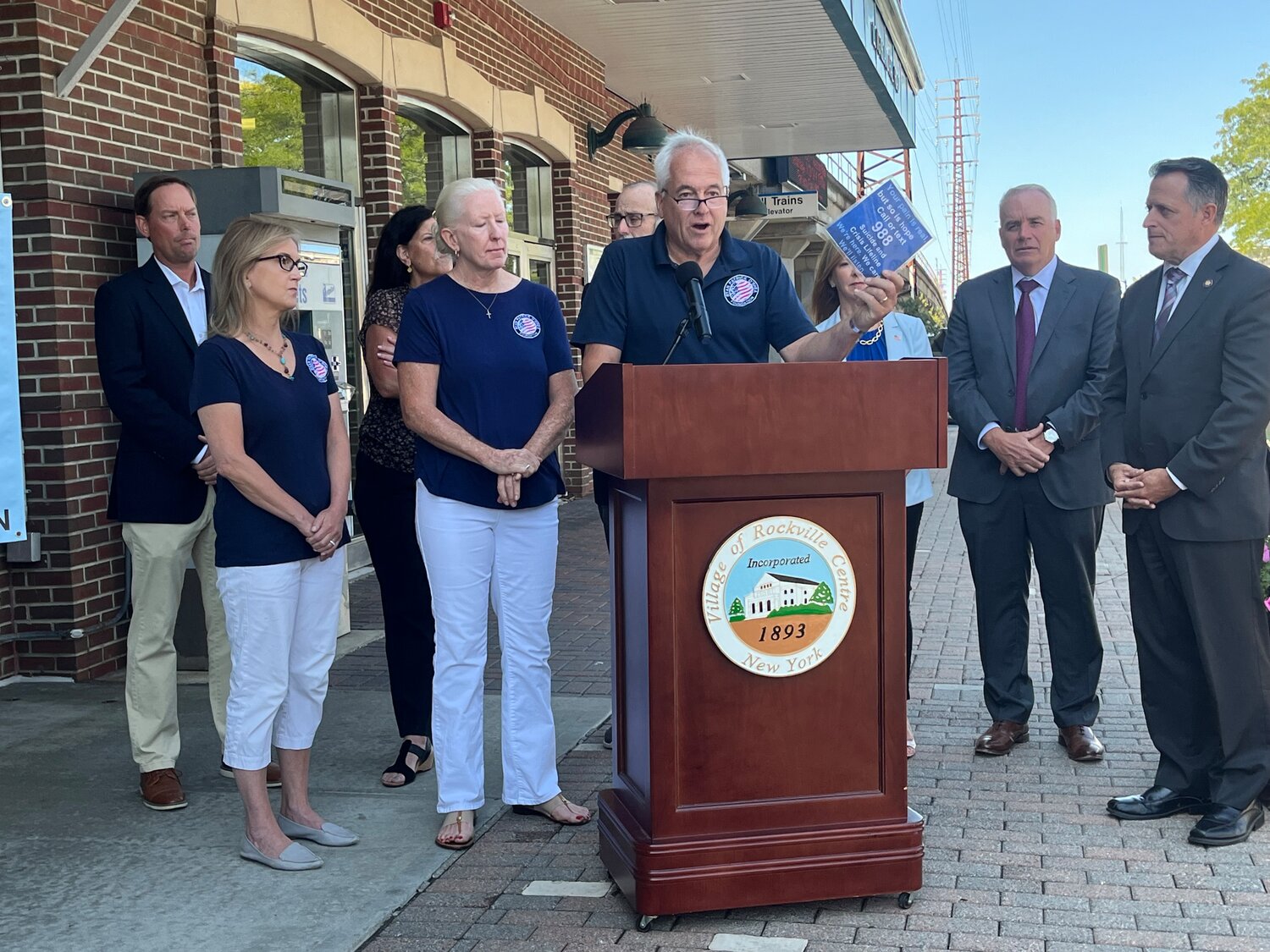 LIRR test pilots suicide prevention measures in RVC | Herald Community ...