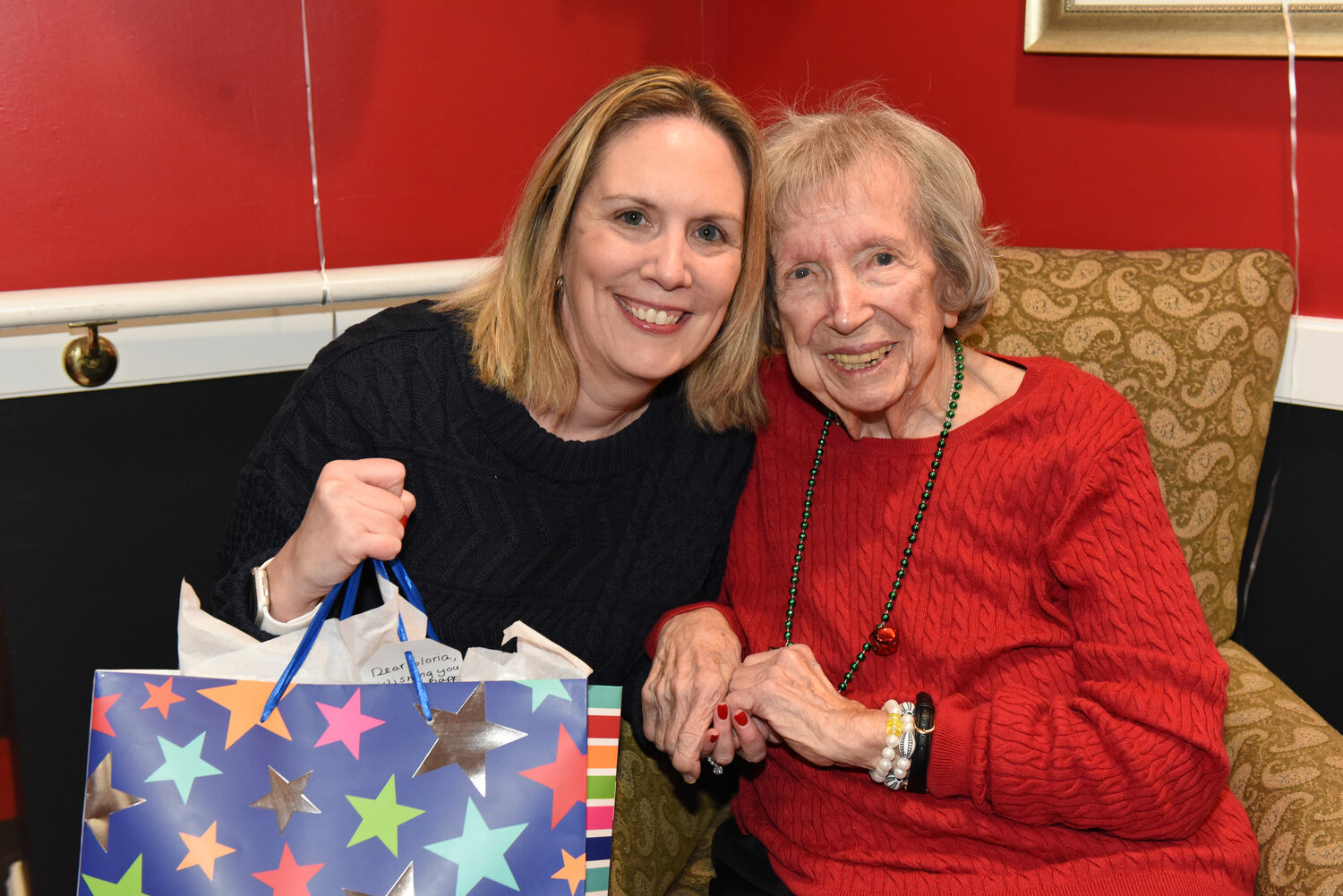 Gloria Singer celebrates 100th birthday at Maple Pointe | Herald ...