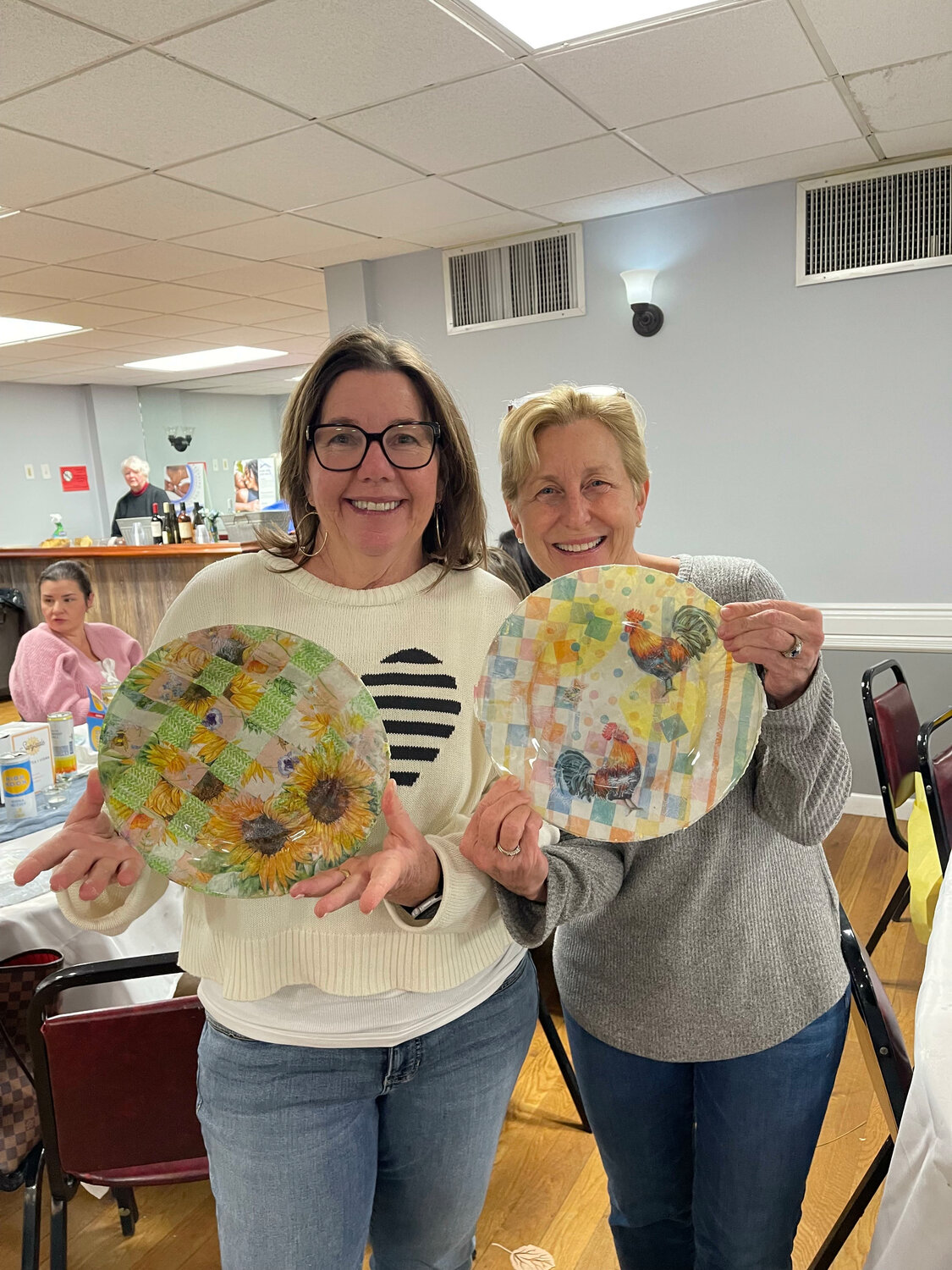 Hue Studio paint night raises $3K for Bethany House | Herald Community ...
