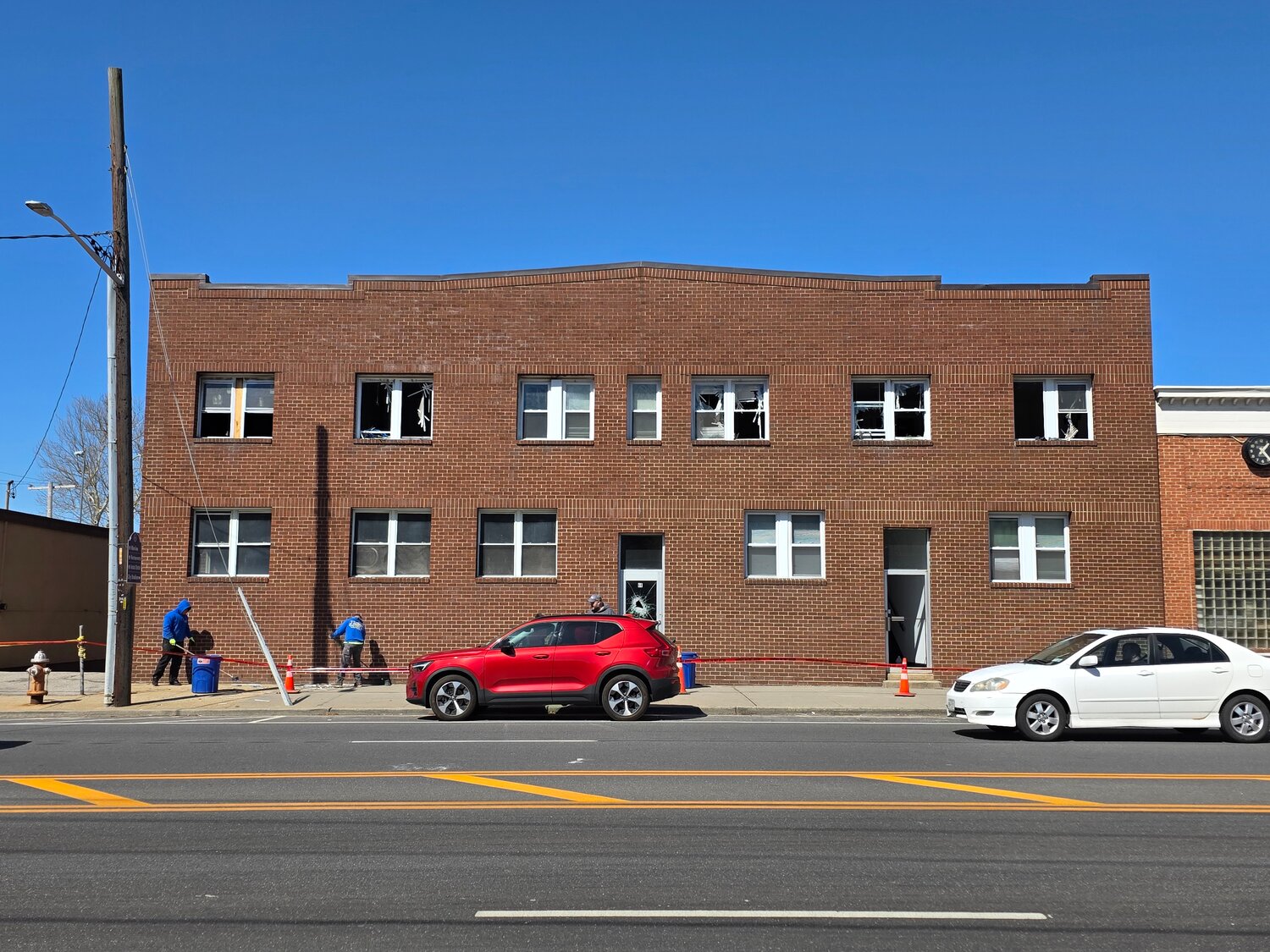 Fifteen rescued in early morning fire on Glen Cove Avenue | Herald ...