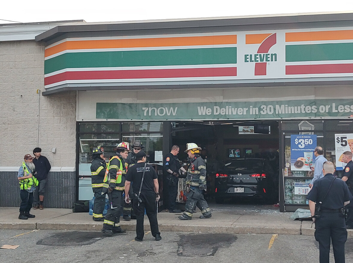 20-year-old male loses control of vehicle, collides with 7/11 in East ...