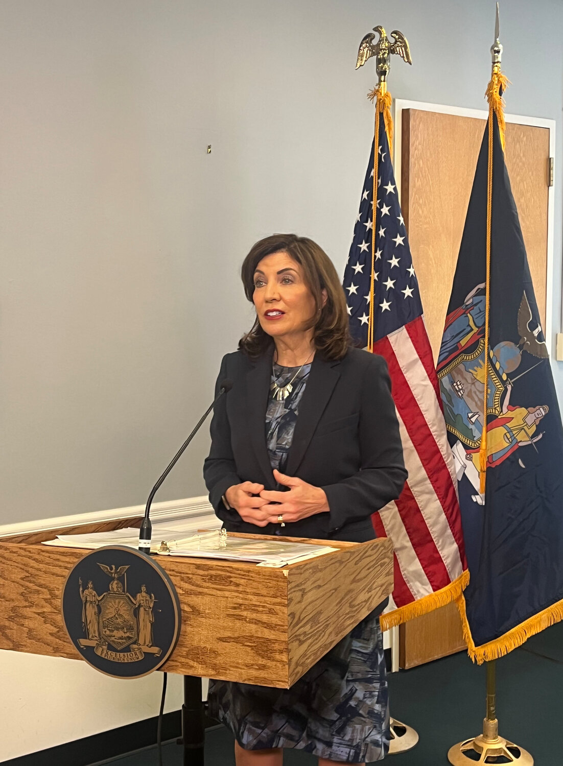 NY cell phone ban in schools starts Aug. 1 | Herald Community ...